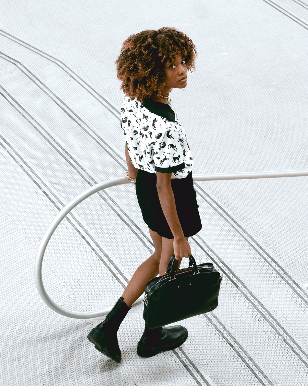 Button-Up: BLACK CAT – KINWAMONSTER